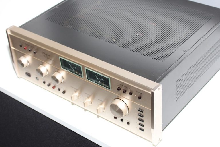 Accuphase E-303X - Uni-Hifi Audio & Video GmbH